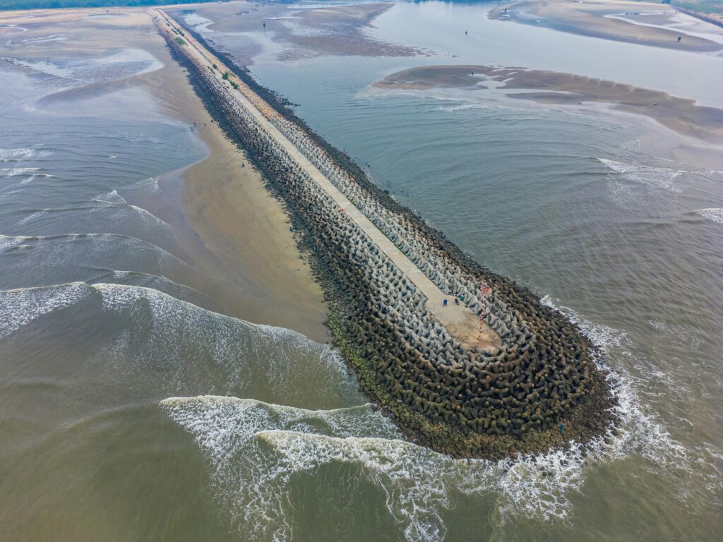 Giant Sea Wall Pantura, Taruhan PDB dan Masa Depan Indonesia
